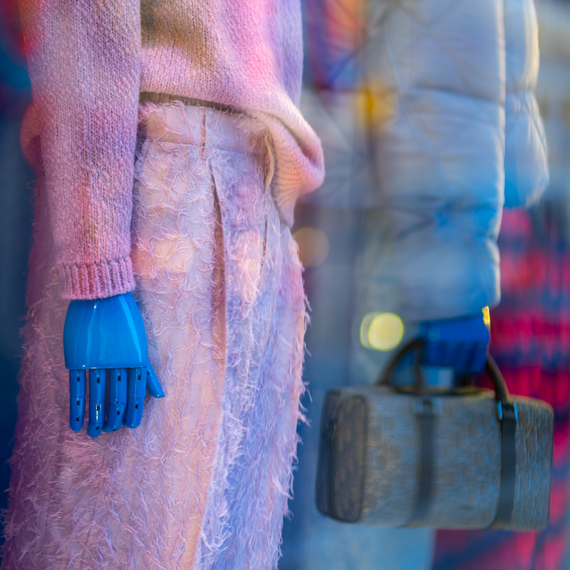 Blue hands – Travel with Intent